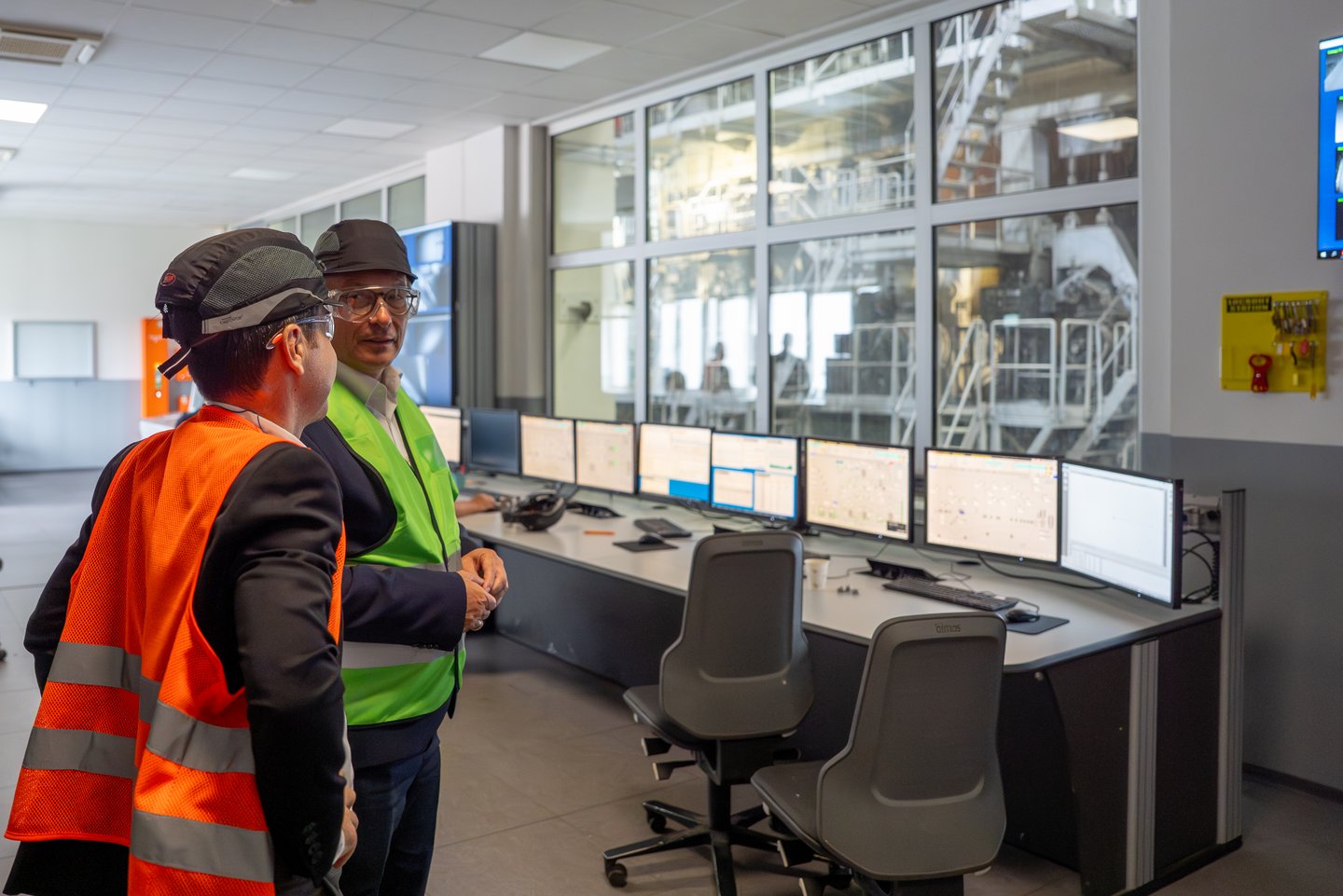 Verpackung "made in Neuss" - Bürgermeister besucht Karton-Werk